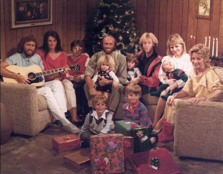 YOUR CHRISTMAS WISHES FOR THE GIBB FAMILY - Official Bee Gees Fan Club ...
